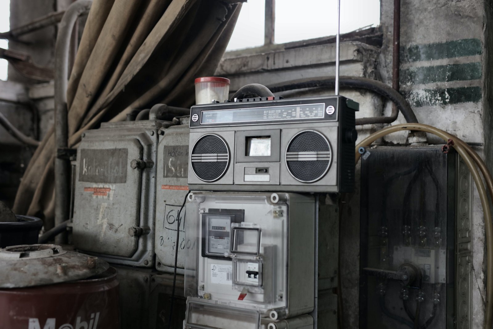 Generating Progress: From Old Traditions To New Technologies in Power ...